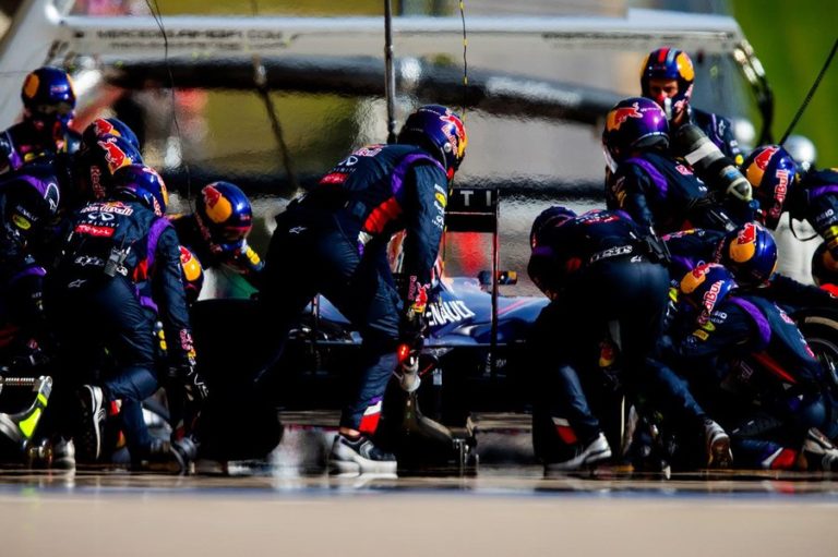 La parada en pits, una estrategia en segundos | All Access - Racing Team